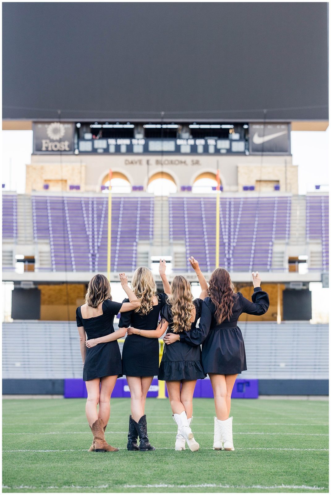 TCU Senior Friend Photos: Tessa + Friends - Square 8 Studio Blog