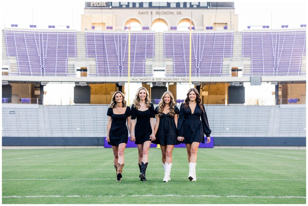TCU Senior Friend Photos: Tessa + Friends - Square 8 Studio Blog